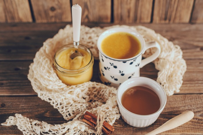 Zlaté mléko :: Petra Henychová, naturopatická výživářka